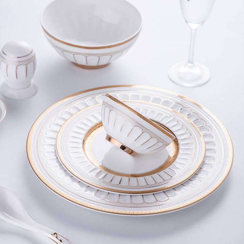 Put Stunning Porcelain Modern Tableware On The Wedding Table!