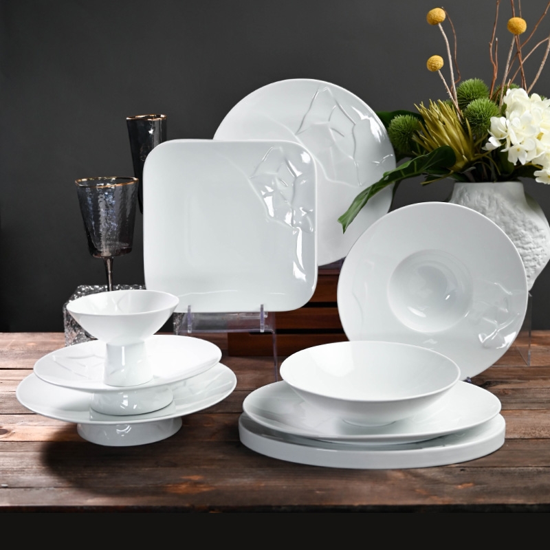 How Does The Porcelain Tableware Factory From Chaozhou Produce Beauty?