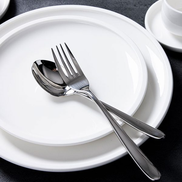 Effortless Elegance: Minimalist Restaurant Plates For Modern Cuisine
