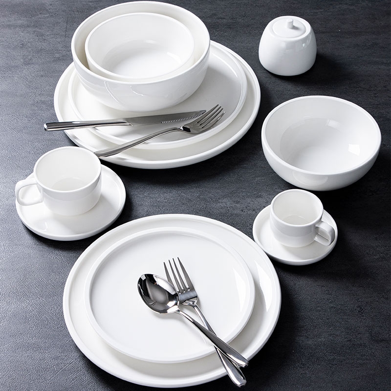 Effortless Elegance: Minimalist Restaurant Plates For Modern Cuisine