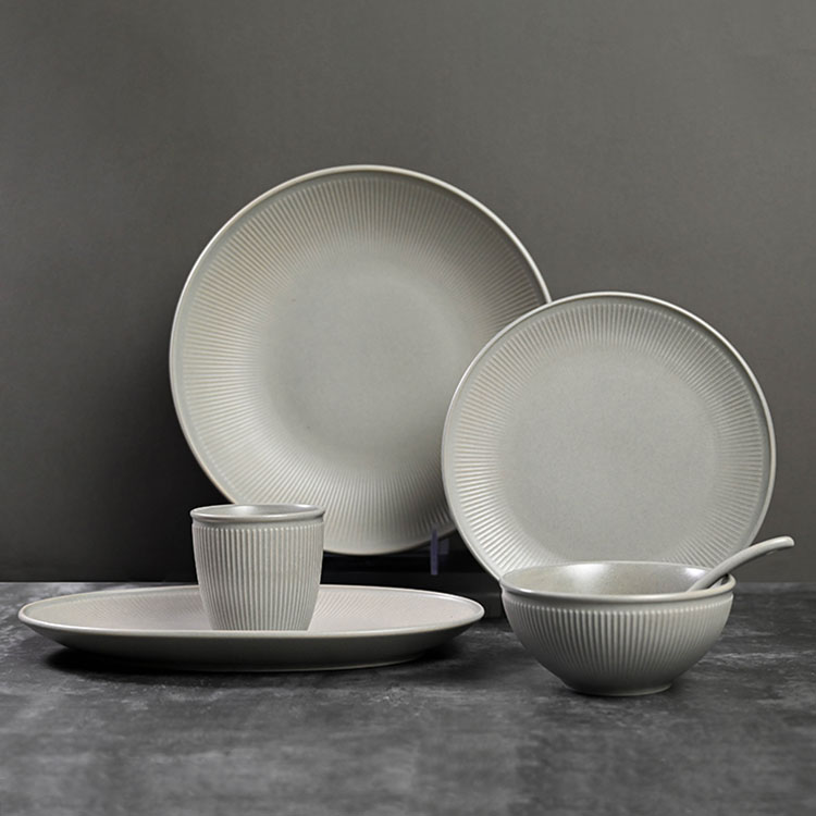 Luxurious Royal Doulton Dinnerware Sets
