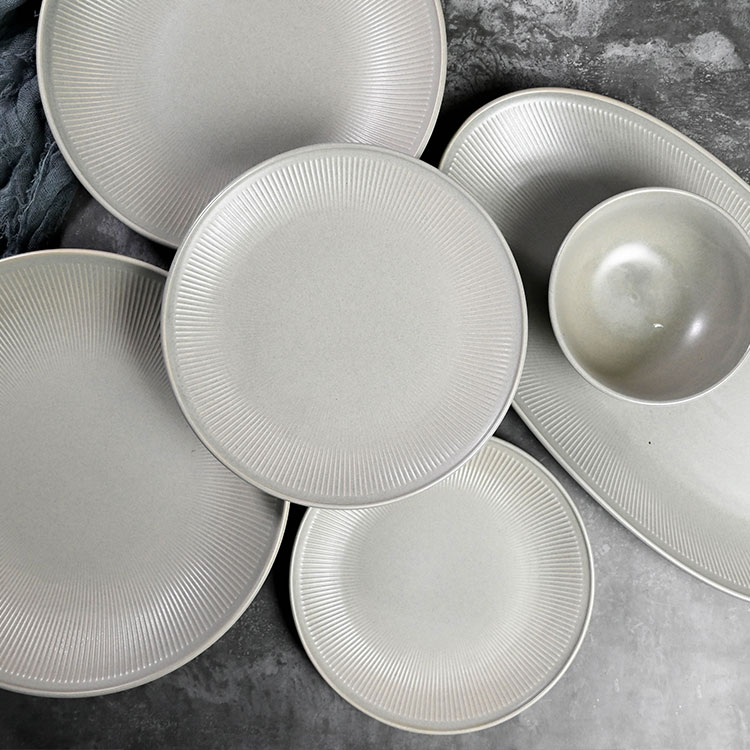 Luxurious Royal Doulton Dinnerware Sets