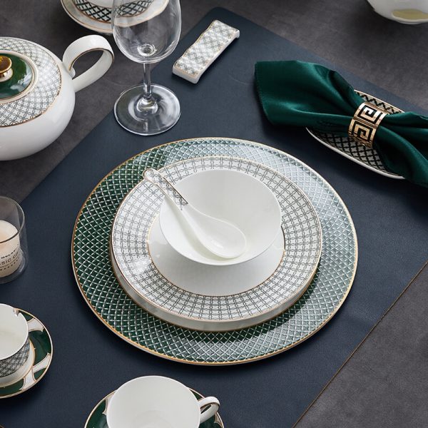 P&T Royal Ware: Exquisite Bone China Dinner Set for Your Home